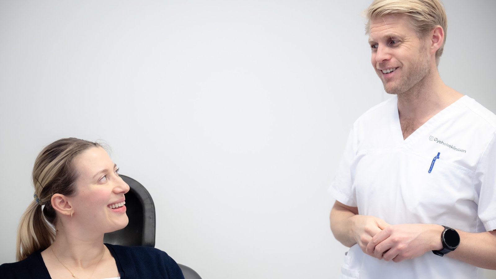 Hengende øyelokk (ptose / dermatochalase) – symptomer, diagnose og ...
